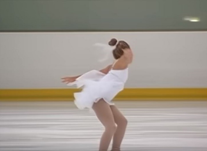 7-year-old stuns with angelic ice skating performance to “You Raise Me Up”