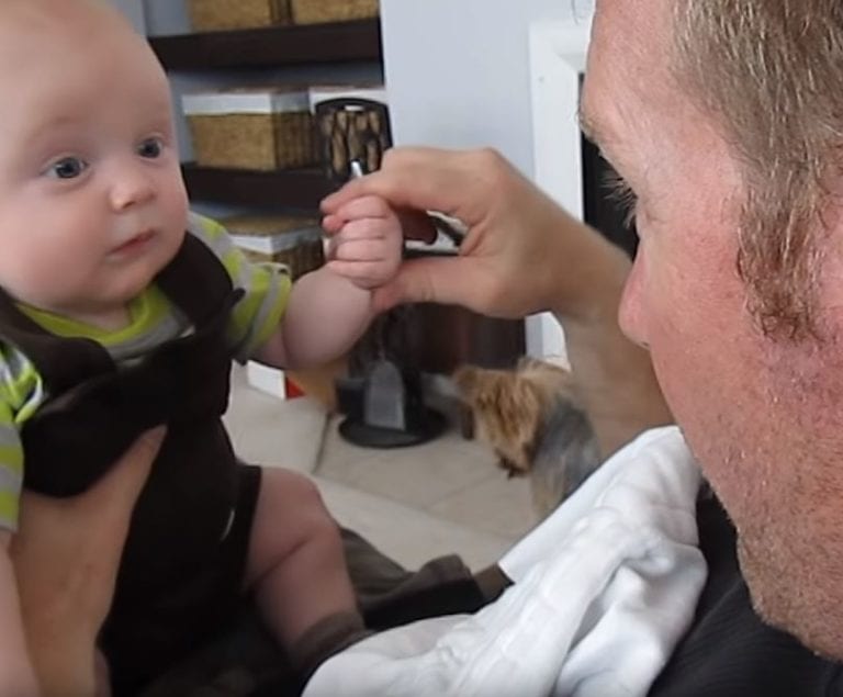 Baby’s Conversation With Daddy Is Melting Hearts