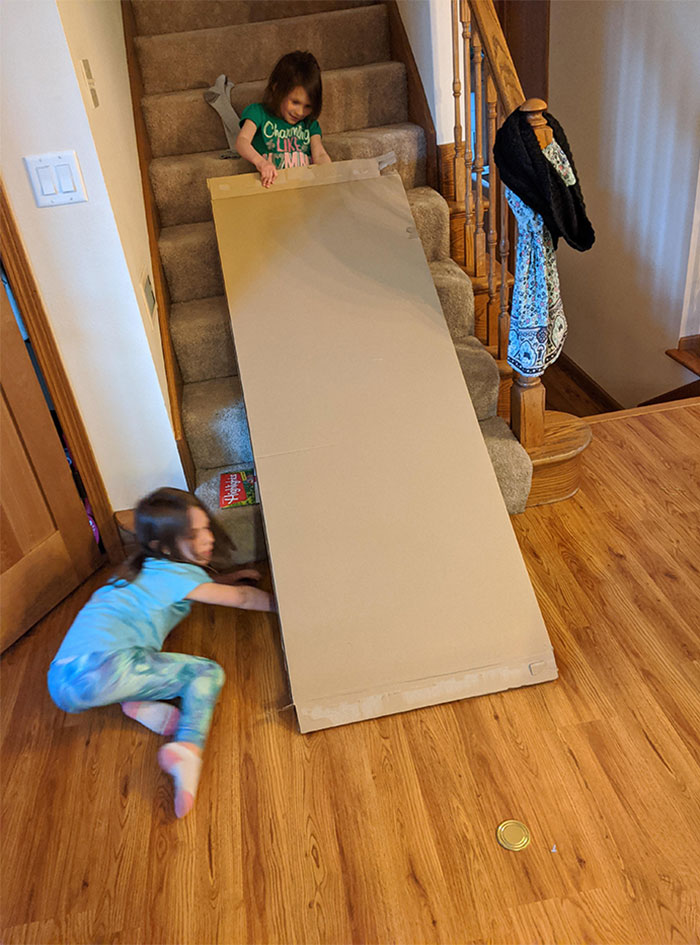 30 Hilarious photos of parents currently trapped at home with kids