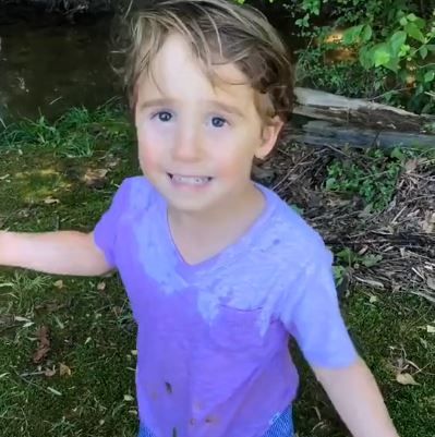 Twin Adorably Comes To Brother’s Rescue