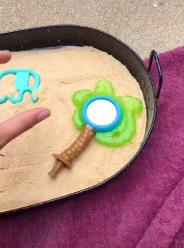 Mom comes up with brilliant plan to make edible sand for kids using ...
