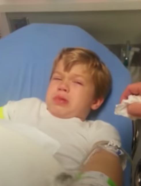 Sweet boy fresh out of surgery hilariously tells dad exactly who he ...