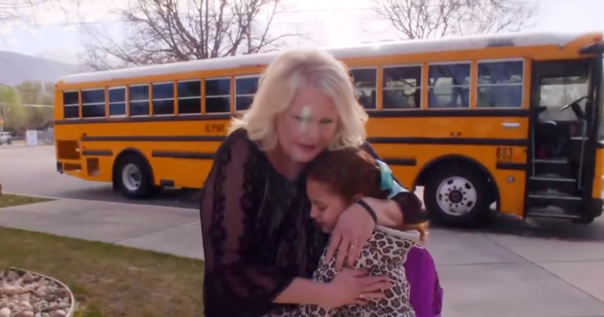 Bus driver keeps little girl on bus longer than other kids then dad ...