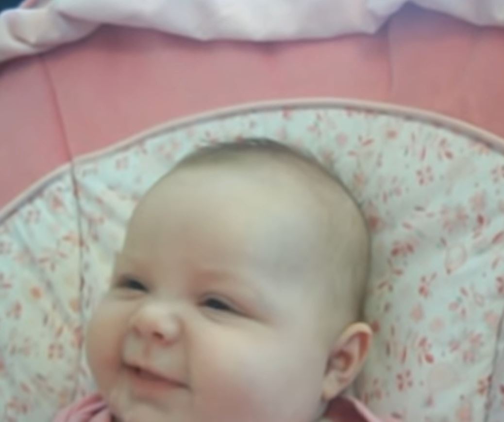 Sweet baby joins mom singing iconic ‘Twinkle Twinkle Little Star’