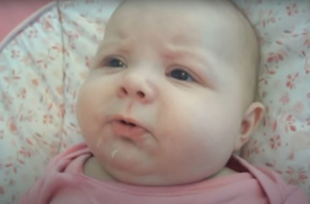 Sweet baby joins mom singing iconic ‘Twinkle Twinkle Little Star’