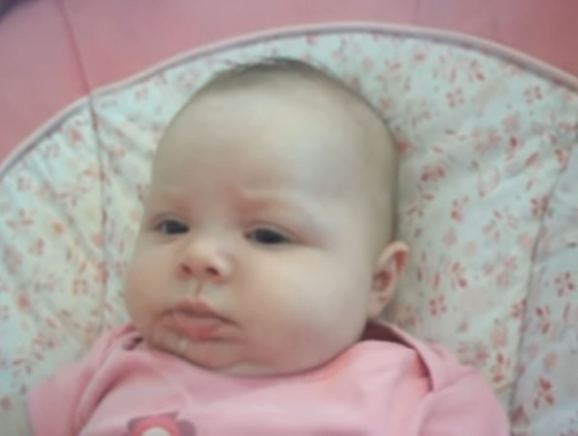 Sweet baby joins mom singing iconic ‘Twinkle Twinkle Little Star’