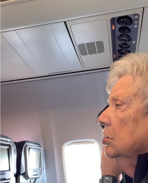 Pilot makes announcement on plane – makes elderly woman cry when he ...