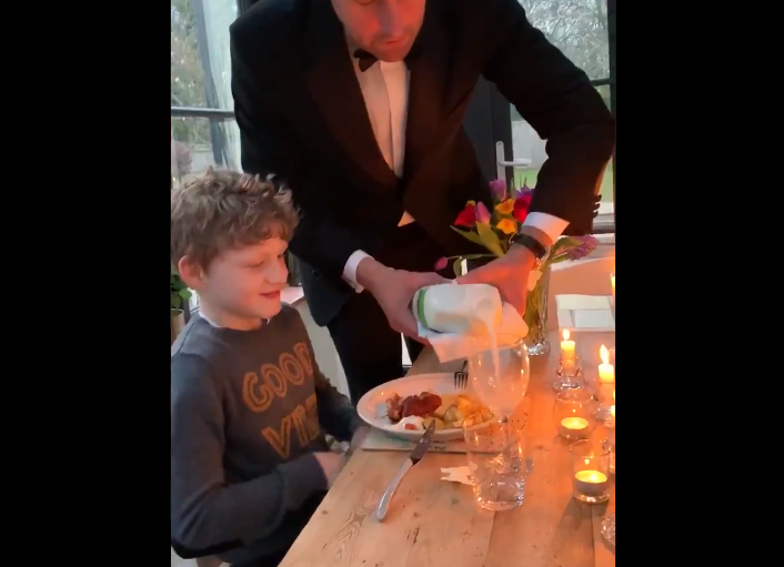 Dad throws kids hilariously fancy dinner party and the adorable video ...
