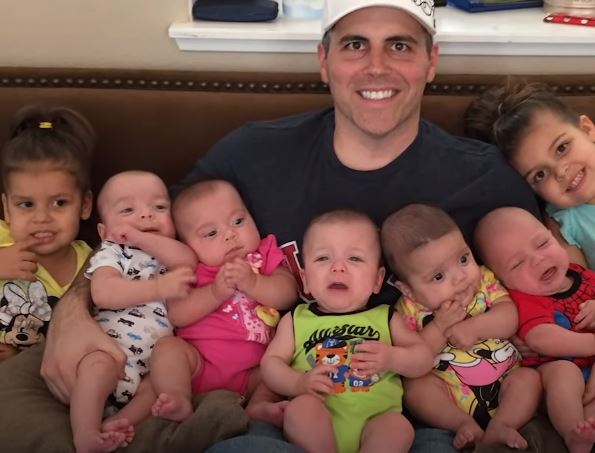 Dad Of Quintuplets Shares His Creatively Brilliant Parenting Hacks