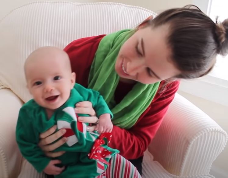 Daddy Melts Hearts With “Jingle Bells” Rewrite For Baby Girl