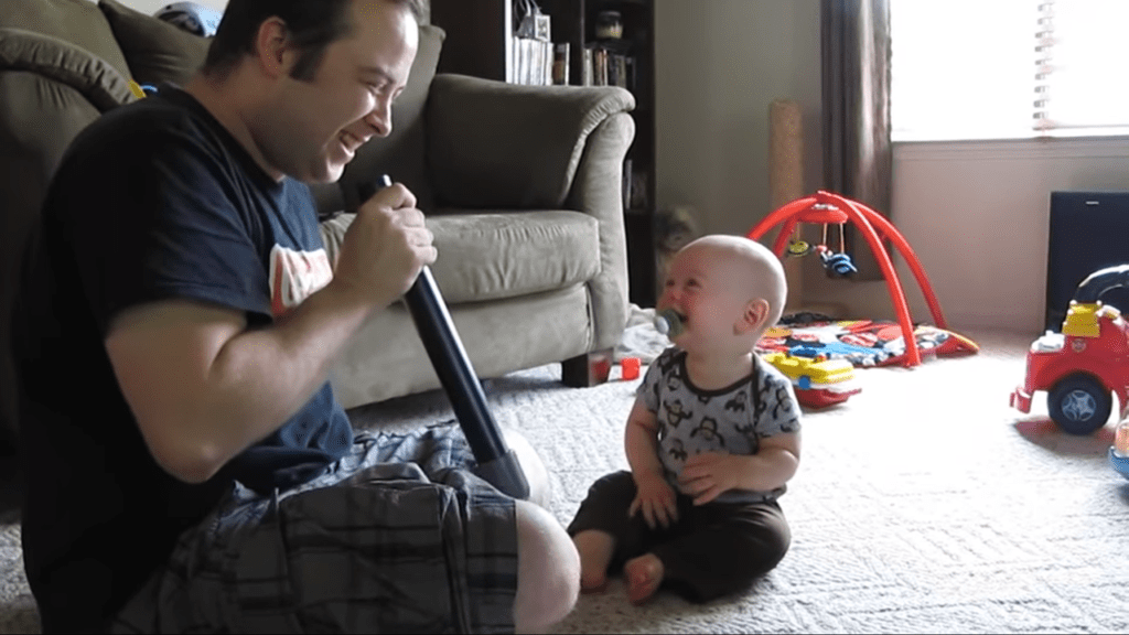 Baby’s heartfelt laugh over dad’s antics steals hearts