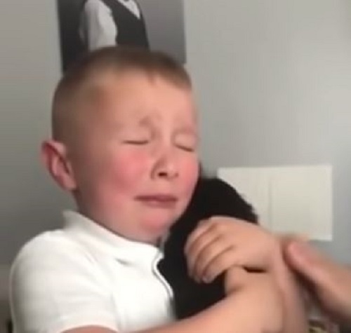 Bullied little boy sobs uncontrollably at sight of gift grandparents ...