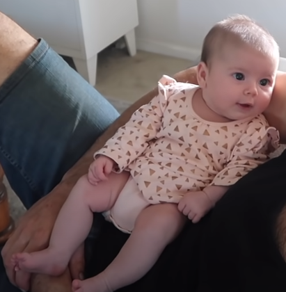 Baby Girl Has Adorable Conversation With Daddy