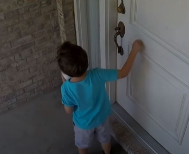 Boy forms special bond with neighbor while dad’s deployed