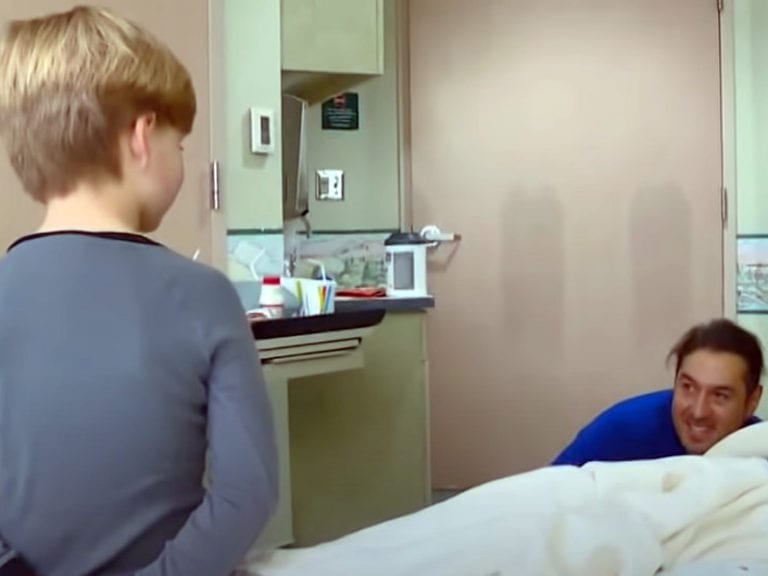 Nurse spreads joy around children’s hospital with his fun dancing and ...