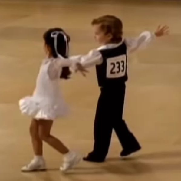Tiny toddlers will melt your heart with the most adorable dance