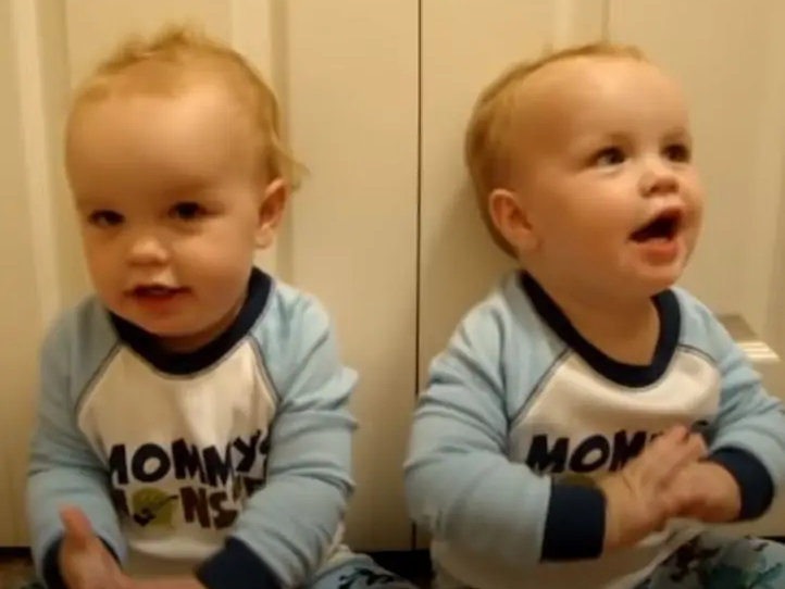 Twin baby boys show mommy their words and sign language