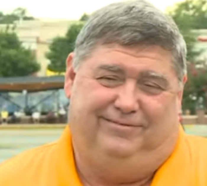 Heroic teen lifeguard breaks down in tears after saving the life of a ...