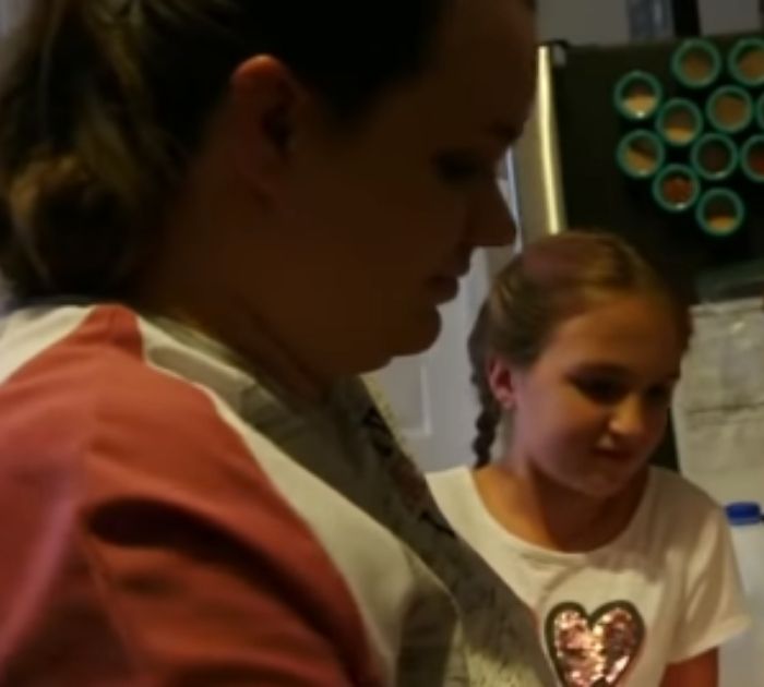 10-Year-Old Girl Avoids Possible Kidnapping By Asking Stranger In Car ...