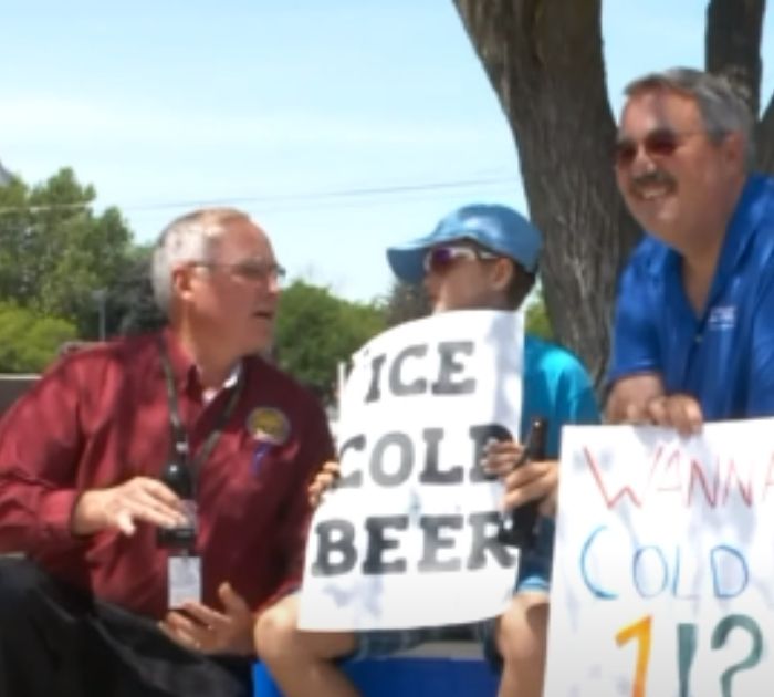 Neighbors call cops about kid selling 'Ice Cold Beer' but they laugh ...