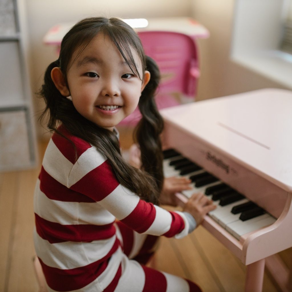 Study confirms the second child really is more of a pain in the neck to ...
