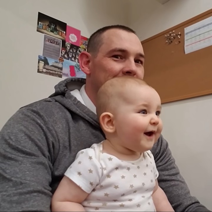 Dad plays Elmo video for baby daughter and captures her emotions change ...
