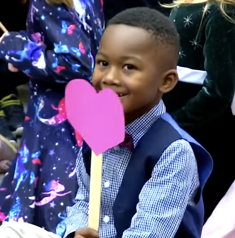 Young boy is adopted by foster parents and his entire class shows up to ...