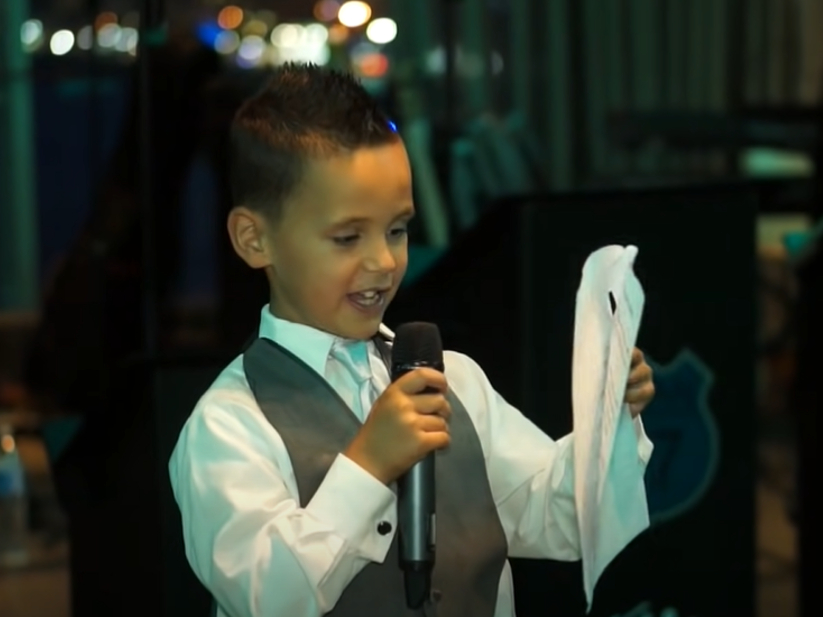 7-year-old's best man speech during dad's wedding brings audience to tears