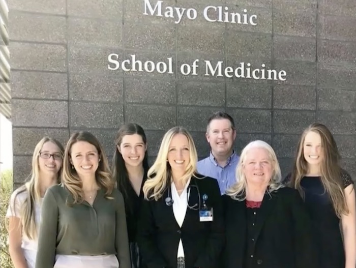 Mom of 9 graduates from medical school 20 years after she started