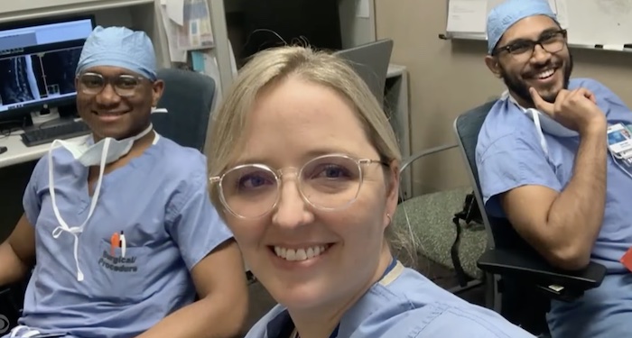 Mom of 9 graduates from medical school 20 years after she started