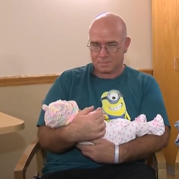 47-year-old goes to hospital not expecting to give birth 1 hour later