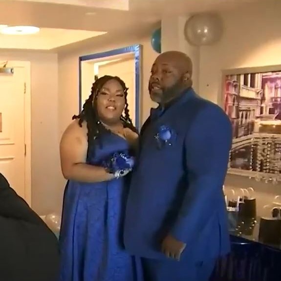 Teen stirs hearts by inviting her dad to prom who’d never been to one ...
