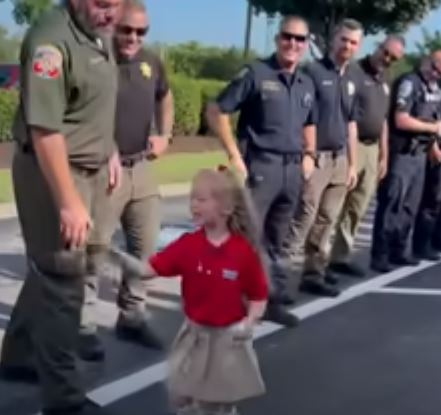 Cops escort daughter of fallen officer on 1st day of school who wishes ...