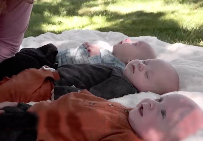 Doctors tell 46-year-old her “eggs are too old” then she gives birth to ...