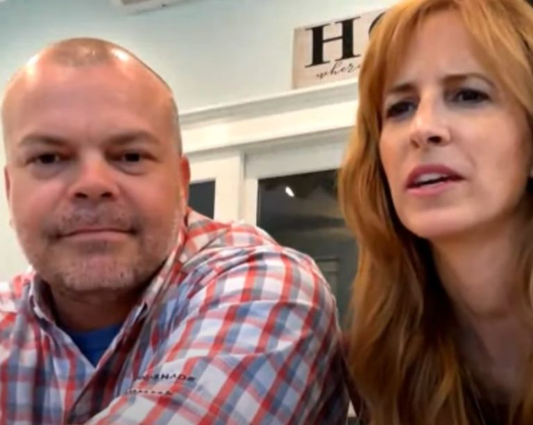 Family of 4 grows into a giant family of 12 after they adopt 8 siblings ...