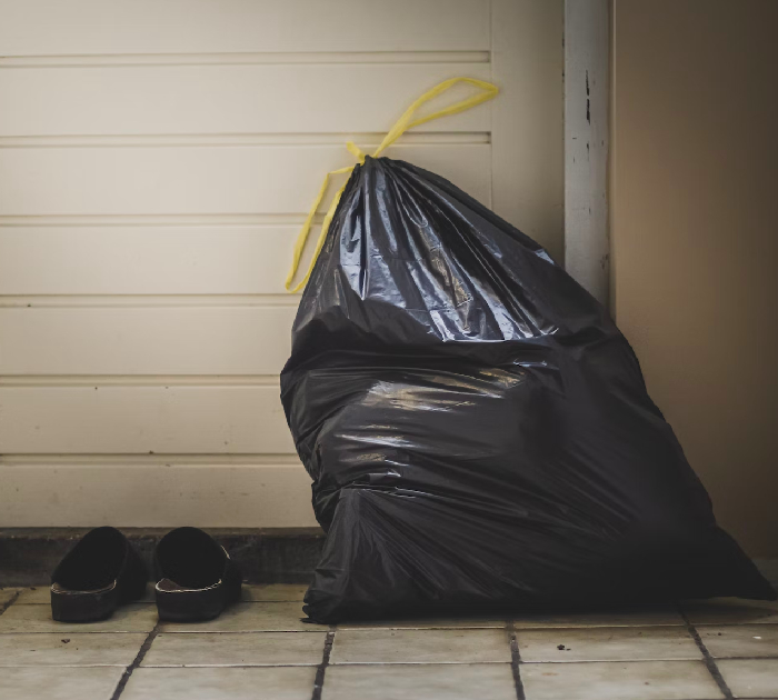 Homeless couple with 2 kids covered in bug bites from head to toe ask ...