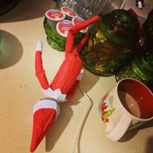20+ Elf on the Shelf Fails That Are Hysterically Unfortunate