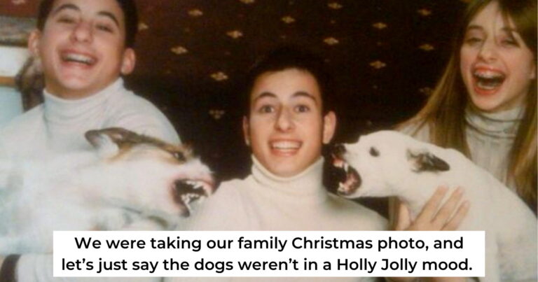 30 Families Whose Christmas Pics Turned Hilariously Awkward