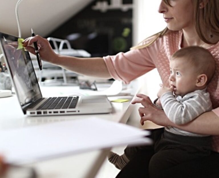 Boss posts photo online of unaware employee that brought baby to work ...