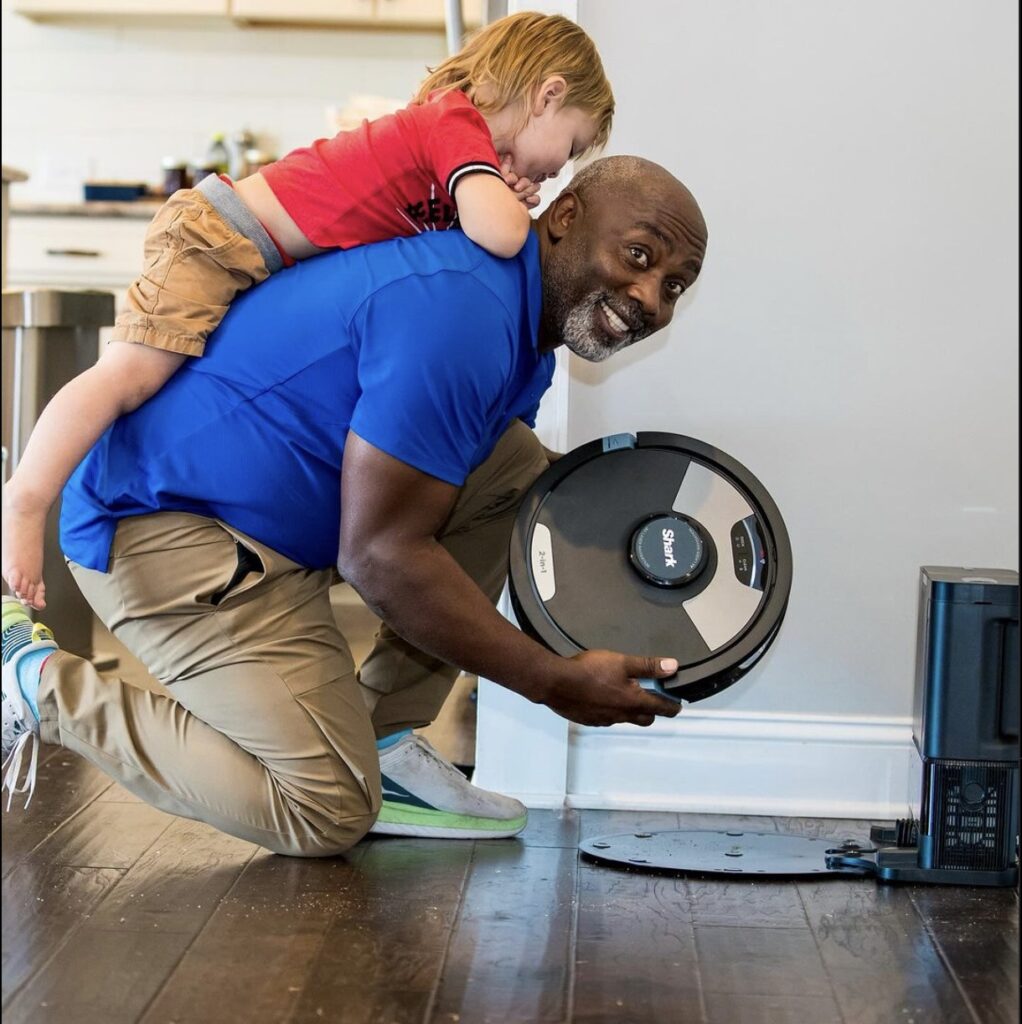 Little boy and girl forgotten by their parents meet a single dad who ...