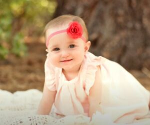 Emotional moment mother of preemie gets to hold her baby for the very ...