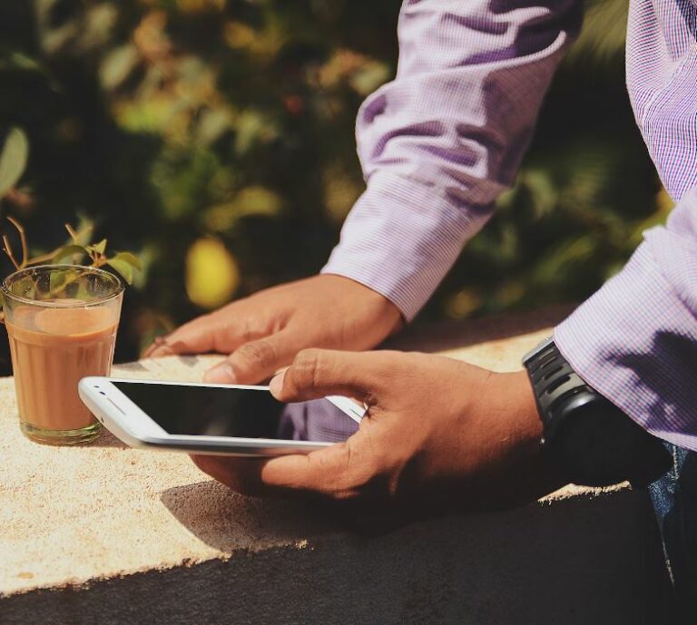 Parents find blunt sign on daycare door that sparks internet debate