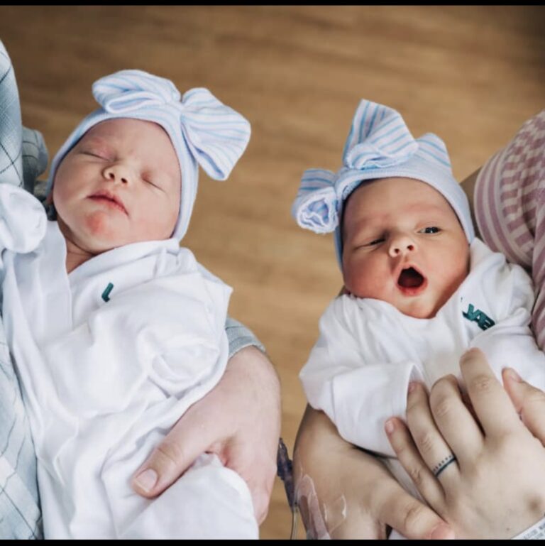 Mom gives birth to two “rare” baby girls in separate uteruses just 10 ...
