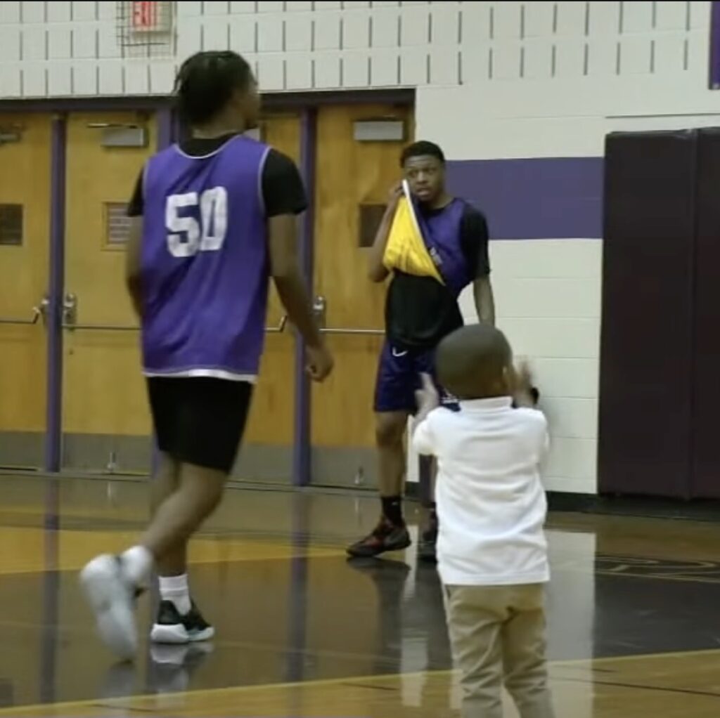 4-year-old boy thinks he’s the coach of dad’s high school basketball ...