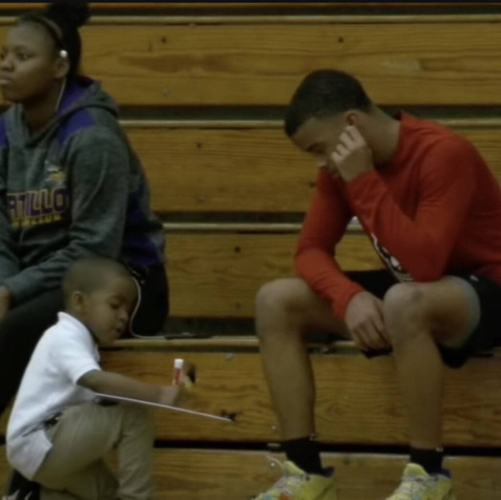 4-year-old boy thinks he’s the coach of dad’s high school basketball ...