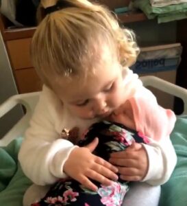 Toddler mutters vow of protection in baby sisters ear when meeting her ...